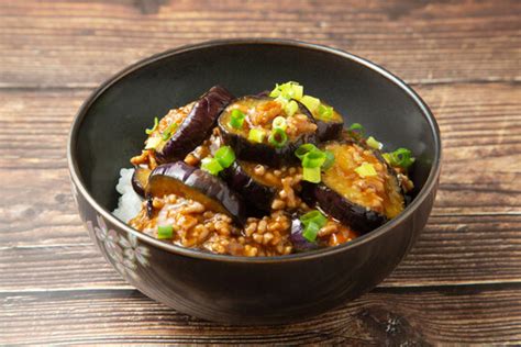 「麻婆茄子丼」の写真素材 69件の無料イラスト画像 Adobe Stock
