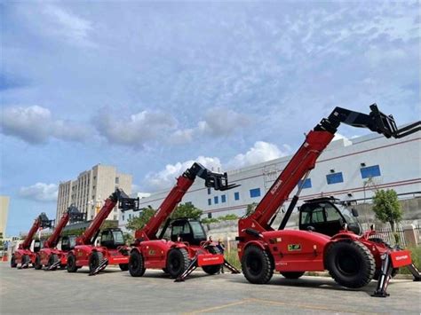 จีนที่กําหนดเอง 7 ตัน 17 เมตรกล้องส่องทางไกลรถยก Telehandler ผู้ผลิตและ