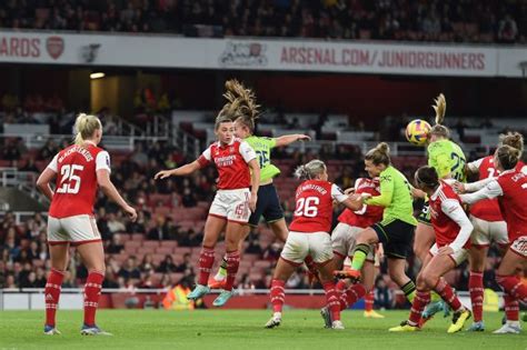 Arsenal Welcome Man United Women To Sold Out Emirates As Wsl Top 4 Go