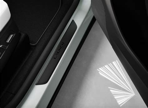 2025 Tesla Model Y Juniper 小改款首发登场！新车现已开放预订，大马预料4月开始交付，售价从rm195 450起跳