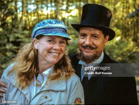 43 Liv Ullmann Donald Saunders Photos And High Res Pictures Getty Images
