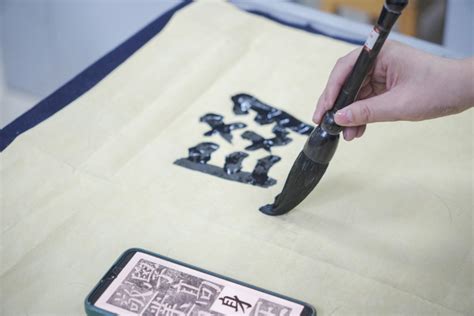 【毕业季】情系母校 礼轻意重——教师教育学院开展“心怀感恩 献礼母校”主题活动