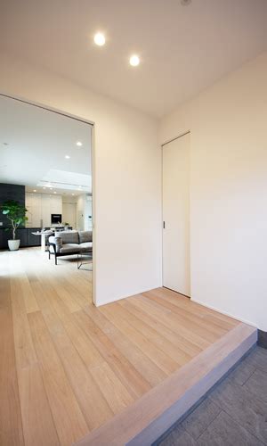 抜けの良い玄関ホール Fevecasaフェブカーサ