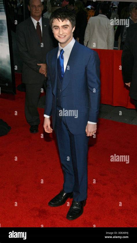 12 November 2005 New York Ny Daniel Radcliffe At The Ny Premiere