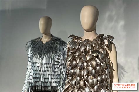 Liminal Objects La Nouvelle Exposition Mode Gratuite Au Bicolore
