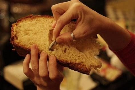 Γιατί βάζουμε φλουρί στη βασιλόπιτα ΥΔΡΟΓΕΙΟΣ 106 9 Fm