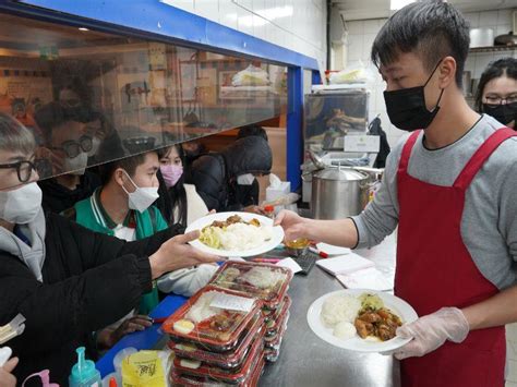 越碩生開食堂溫暖學弟妹！華大國際專修部異鄉享用家鄉味 大學校園 大學問 升大學 找大學問