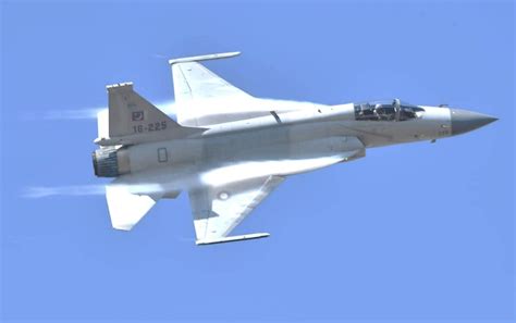 Jf 17 Thunder Exhibits Dazzling Aerial Performance In China