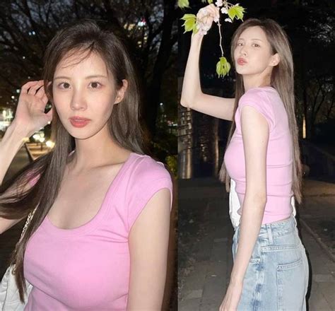 패션엔 소녀시대 서현 한 밤에도 민소매 핑크 티셔츠 밤 벚꽃놀이 산책룩
