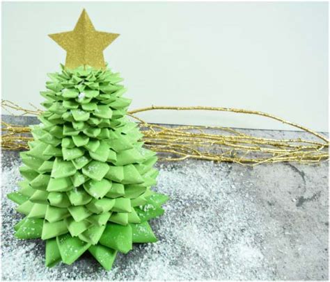 10 Pretty Paper Christmas Decorations You Can Make • The Budget Decorator