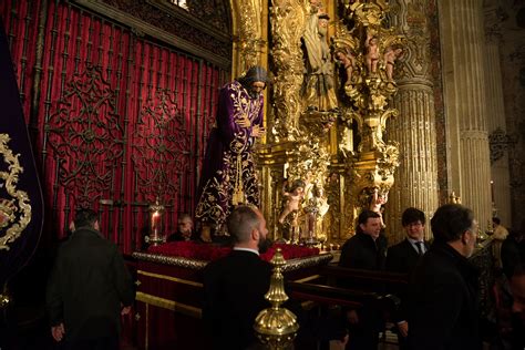 El Traslado Del Señor De Pasión Para La Novena