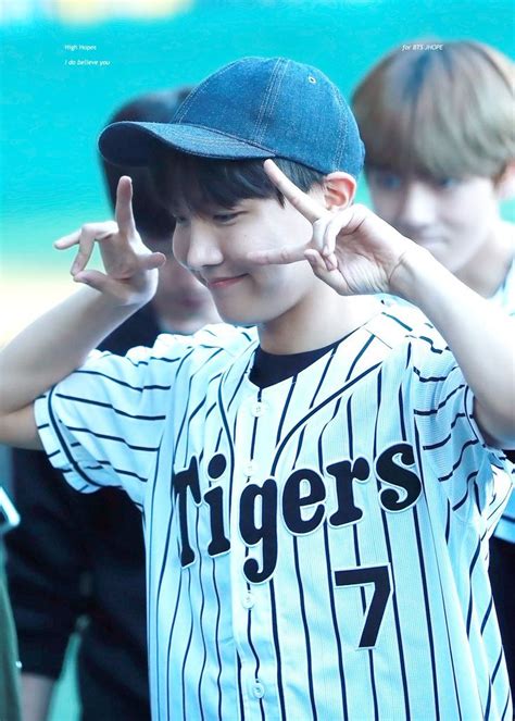 Bts Pics On Twitter Jhope Hoseok Jung Hoseok