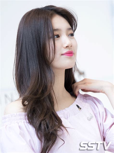 수지가 위안부 소녀상 뱃지를 달고 오던 날 인스티즈 Instiz 이슈 카테고리