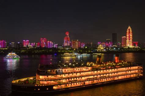 建党百年：湖北武汉12分钟长江灯光秀为建党百年献礼