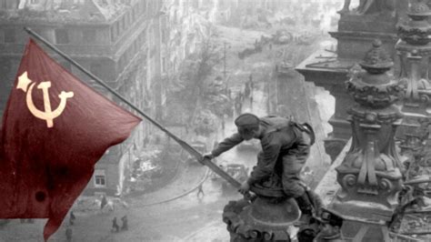 What Hammer And Sickle Represent In A Communist Flag The Asian
