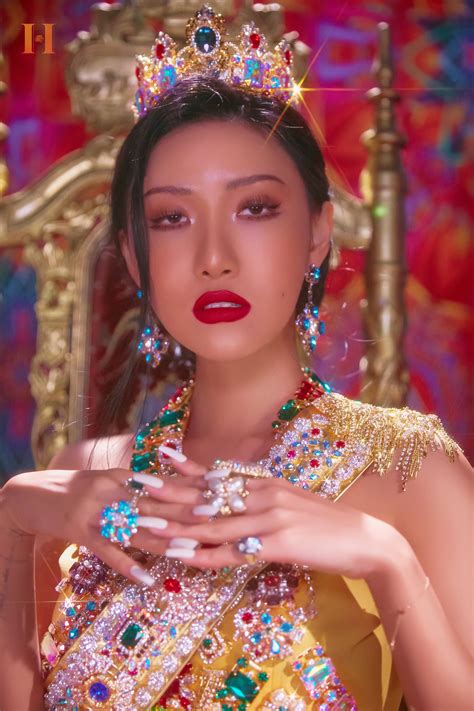 Hwasa Mamamoo Dévoile Une Nouvelle Photo Teaser Pour Ses Débuts En