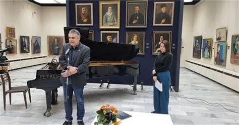 Алек Попов е тазгодишният носител на наградата за хумор и сатира Райко