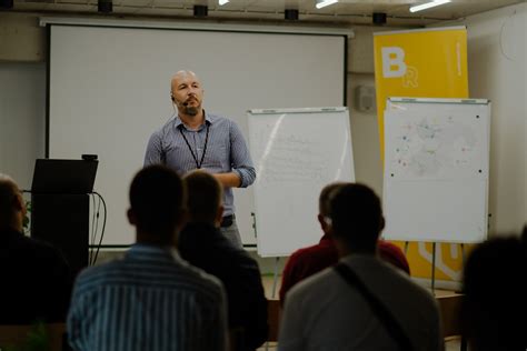 Примена на ИТ Ui Ux и графички дизајн што ја прави уникатна новата студиска програма на