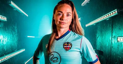 Entrevista A Estefanía Banini El Sueño De Clasificar A Una Champions League Su Ausencia De La