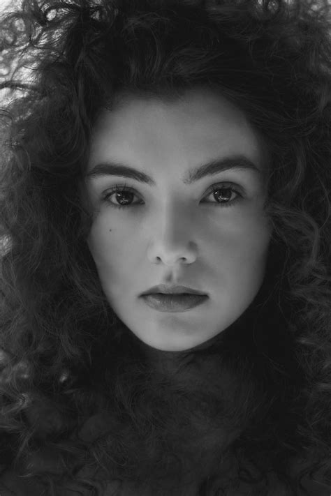 Lara Model Group
