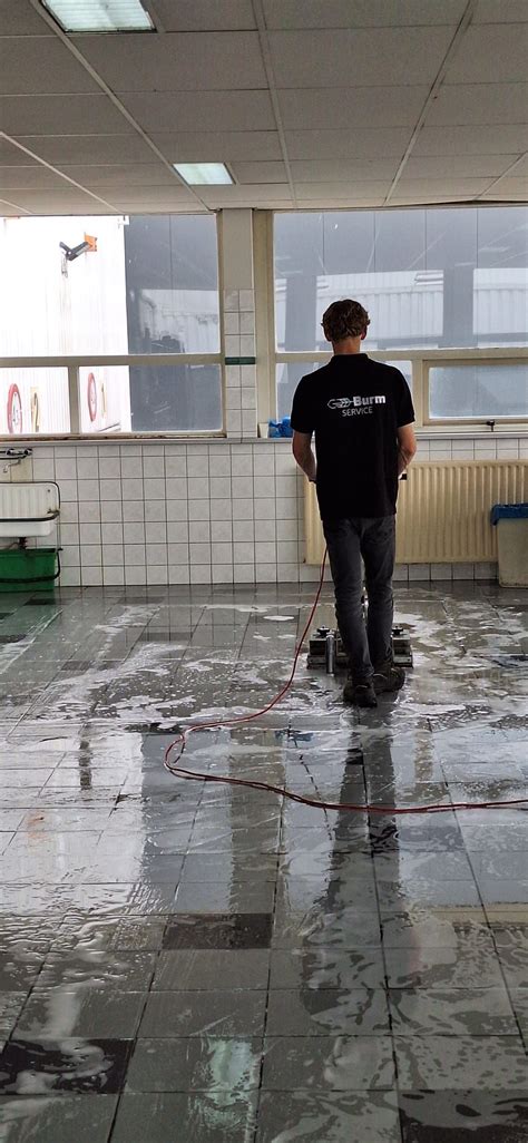 Zo Simpel Kan Het Zijn‼️ Vandaag Hebben We De Vloeren Van Twee Panden Grondig Gereinigd Een