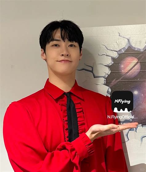 应援棒棒影都还没见但app先下🤗 夜雨聆风