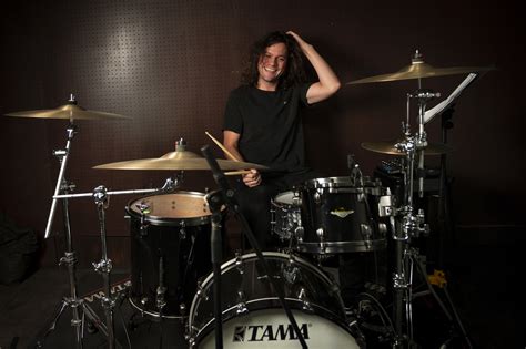 Chico Tocando La Bateria