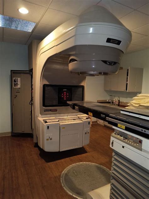Used Varian Clinac 600cd Linear Accelerator For Sale Dotmed Listing 5108708
