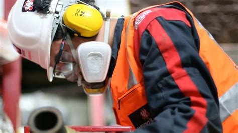 Protección Auditiva en el Entorno Industrial Consejos para Prevenir Daños en la Audición