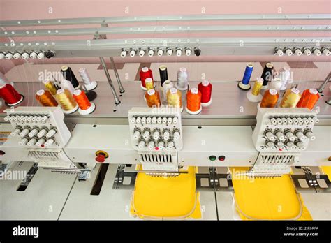 High Technology Automatic Sewing Machine Control By Computer Programming Sewing Machine For