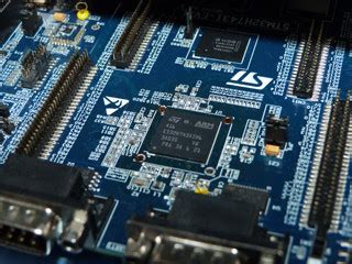 STセキュア機能を搭載した産業機器 IoT向けCortex M7マイコンを発表 TECH テックプラス