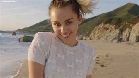 Miley Cyrus Nude The Fappening Photo FappeningBook