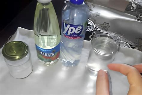 Misturinha caseira para limpar a geladeira e tirar toda sujeira grudada Água na Boca