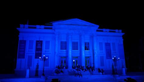 Ο Δήμος Πειραιά φώτισε «μπλε το Δημοτικό Θέατρο για την Παγκόσμια Ημέρα Ευχής Ζω στον Πειραιά