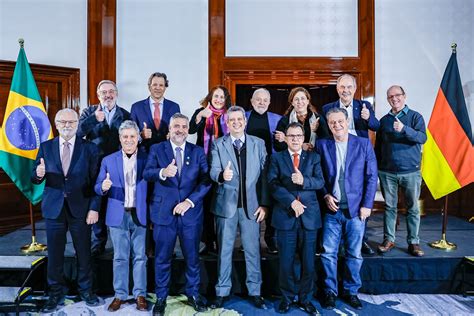 Em Live Com Dez Ministros Lula Faz Balanço De Ganhos Do País Com Ciclo
