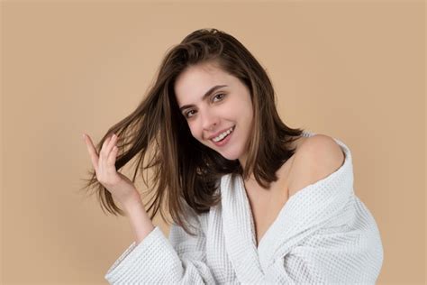 Premium Photo Beauty Haircare Cosmetics Girl Applying Hair Conditioner
