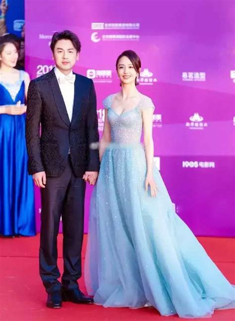 雷佳音全家近照，演员妻子气质温婉，6岁女儿像爸爸