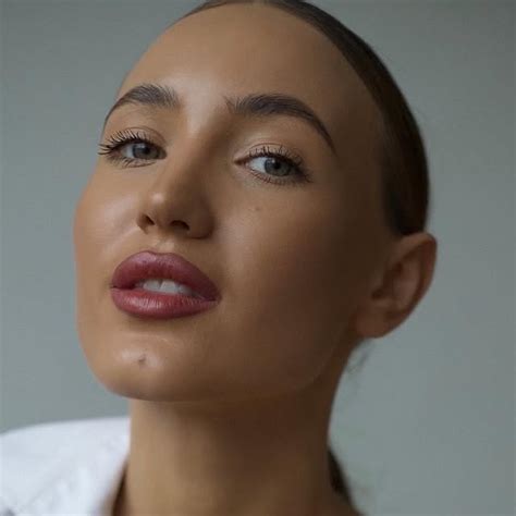 Марта Модель зйомки під ключ Ugc Martamulyar • Threads Say More