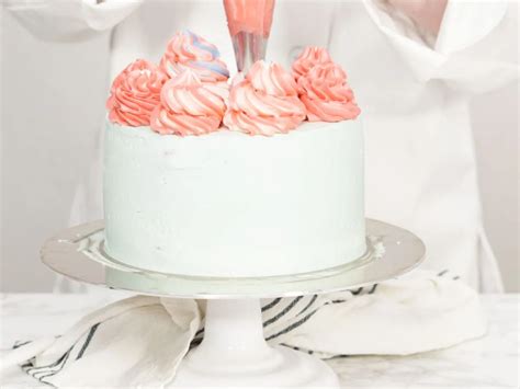 What Are The Seven Main Types Of Icing Buttercream Fondant More