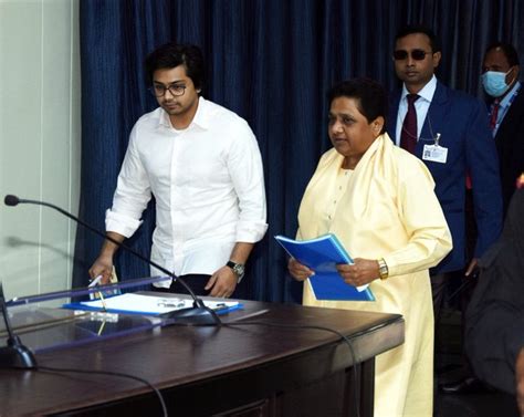 Who Is Akash Anand Bsp सुप्रीमो मायावती ने भतीजे आकाश आनंद को घोषित