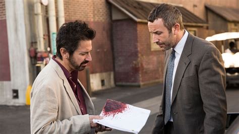Flipping The Script Get Shorty Brings Ray Romano And Chris Odowd