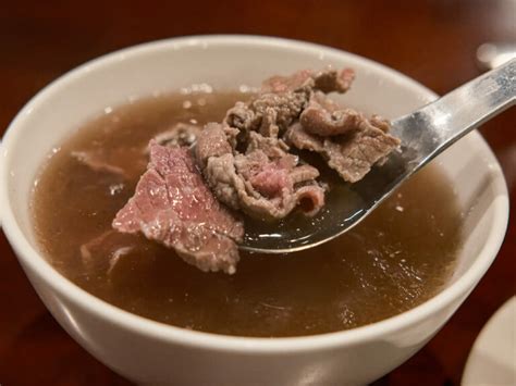 [台南美食] 鴻品牛肉湯｜牛肉湯、溫體牛火鍋｜小孩子才做選擇我都要吃到 Skynier 旅遊美食日誌