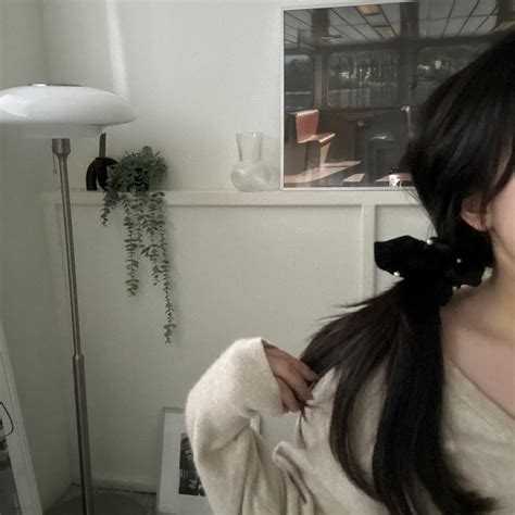 이프베이지 당일발송 국내제작 지름18cm 빅사이즈곱창 진주벨벳머리끈 겨울곱창 헤어슈슈 벨벳스크런치 진주악세사리 2 Color