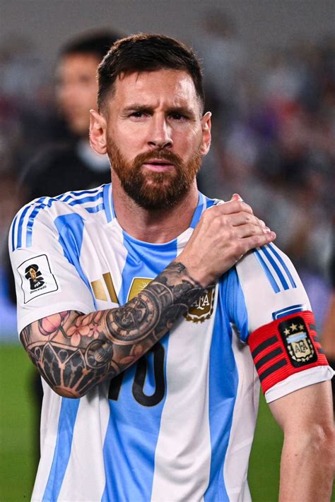 Pin By Aisha Kamran On King Leo🦁 👑 Messi Lionel Messi Leo Messi