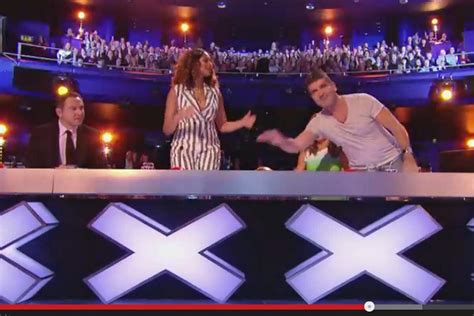 Simon Cowell Weinte Ununterbrochen Der Junge Sang Ein Lied Das Simon