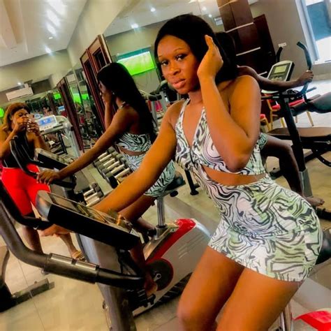 Pretty Vee💎💸🩷🦋 Prettyvee72 • Threads Say More