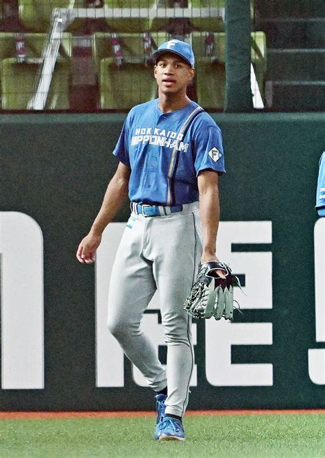 【日本ハム】万波中正7回までに「右翼→左翼→中堅→左翼→右翼」新庄監督がcsへ柔軟な采配 プロ野球写真ニュース 日刊スポーツ