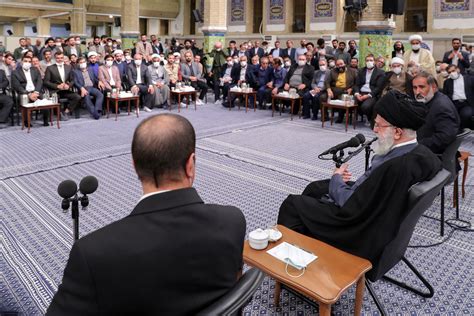 دیدار شاعران و اساتید ادبیات فارسی با رهبر انقلاب شهرآرانیوز