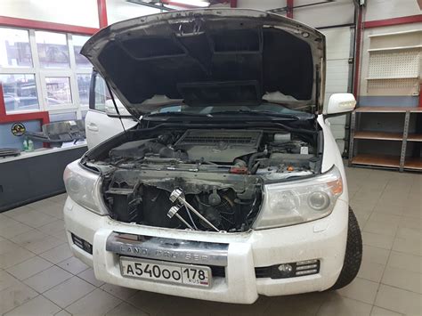 У Белого лайнера есть пароходный гудок. — Toyota Land Cruiser 200, 4,5 ...