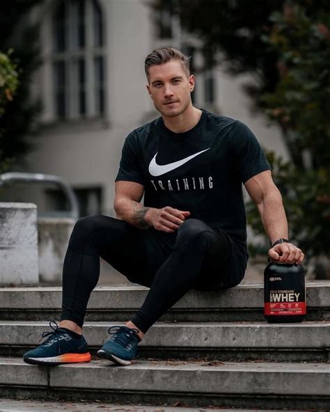 Pin On Inspiration Sport Outfits Gym Outfit Portrait Photography Men